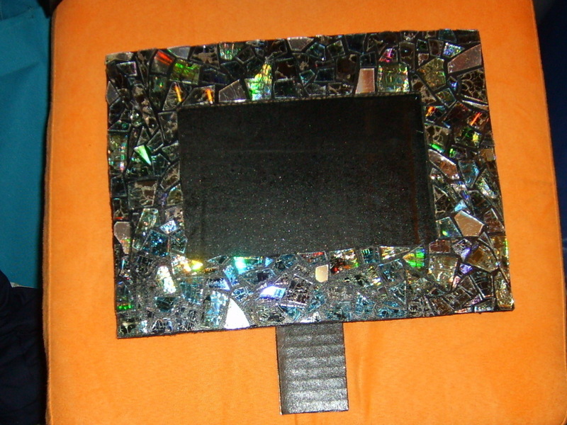 Cd Picture Frame · A Frame / Photo Holder · Art, Spray Painting, and ...