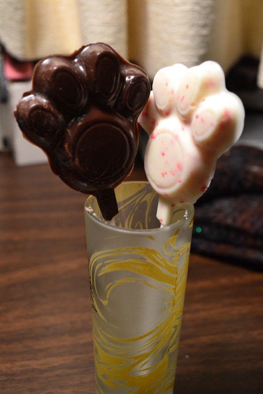 Chocolate Paw Prints · A Chocolate · Food Decoration on Cut Out + Keep