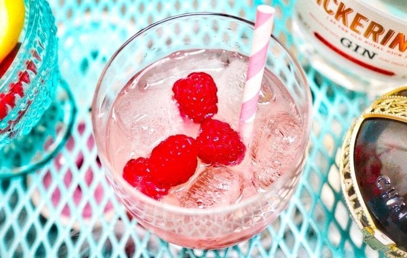 Berry Bramble · How To Mix A Bramble Cocktail · Drink Mixing on Cut Out ...